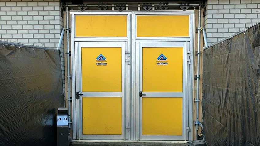 Tijdelijke nooddeuren infrastructuur